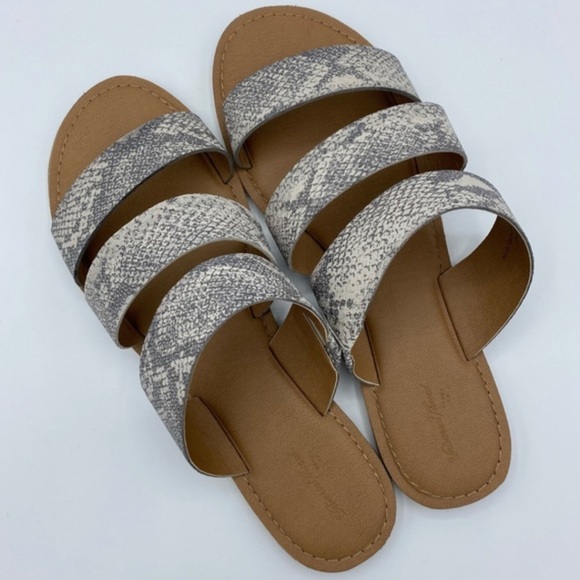 Universal Thread | Shoes | Nwt Universal Thread Sandals | Poshmark